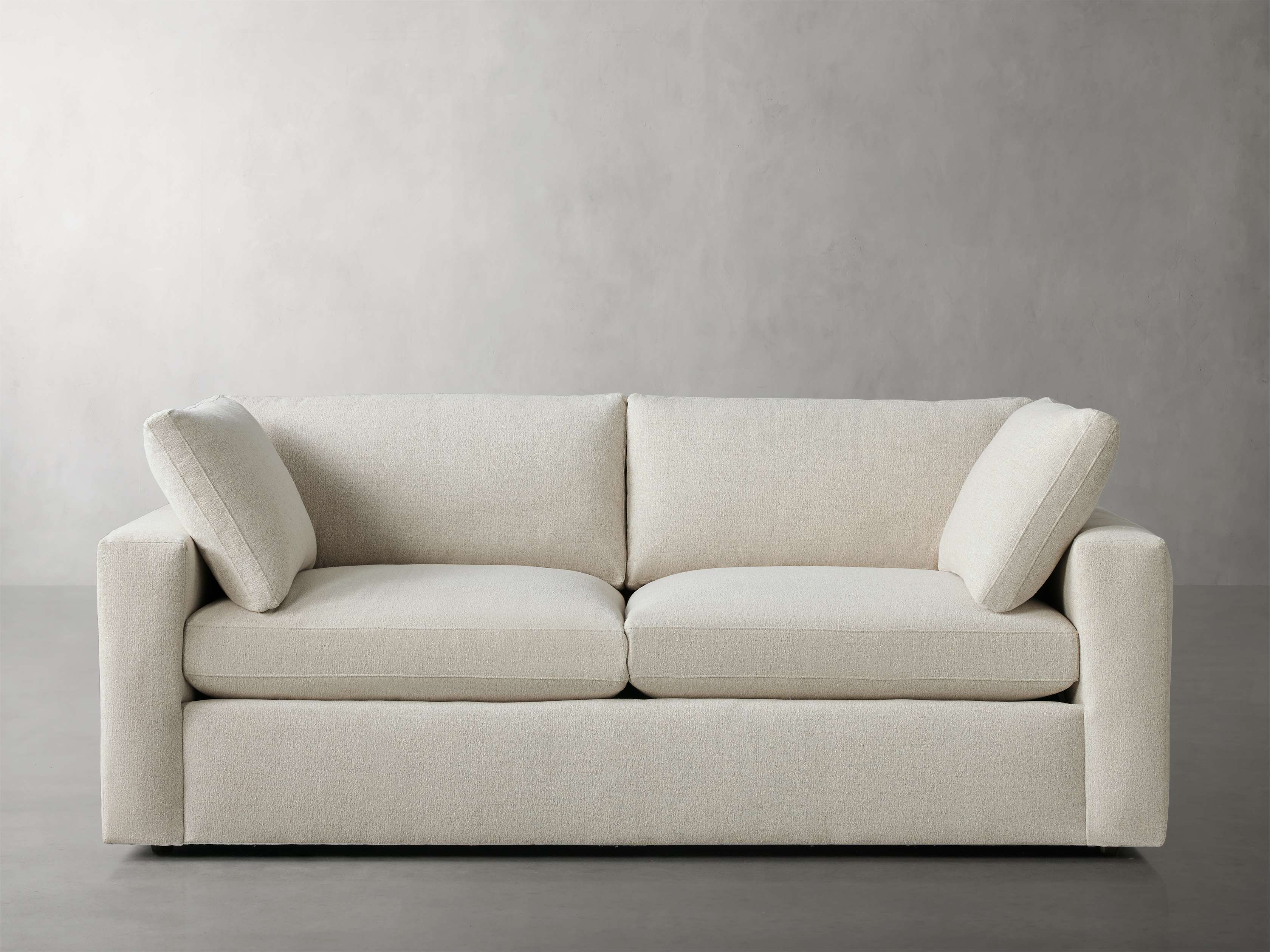 Beale Sofa in Cushing Frost Arhaus