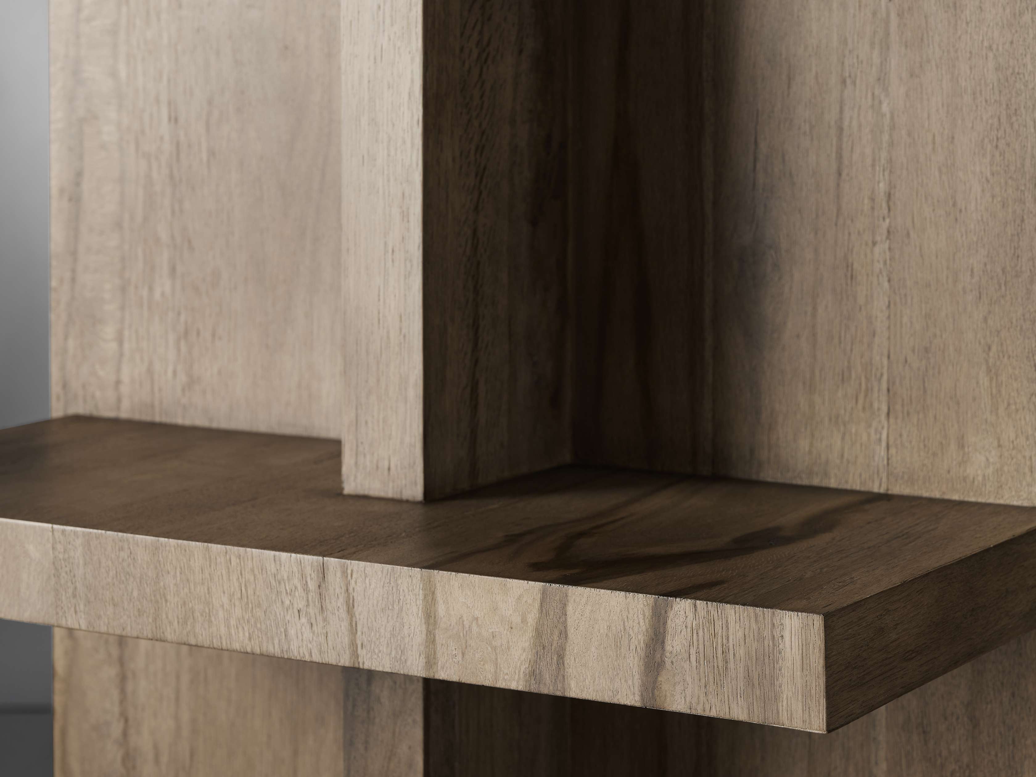Leandro Bookcase – Arhaus