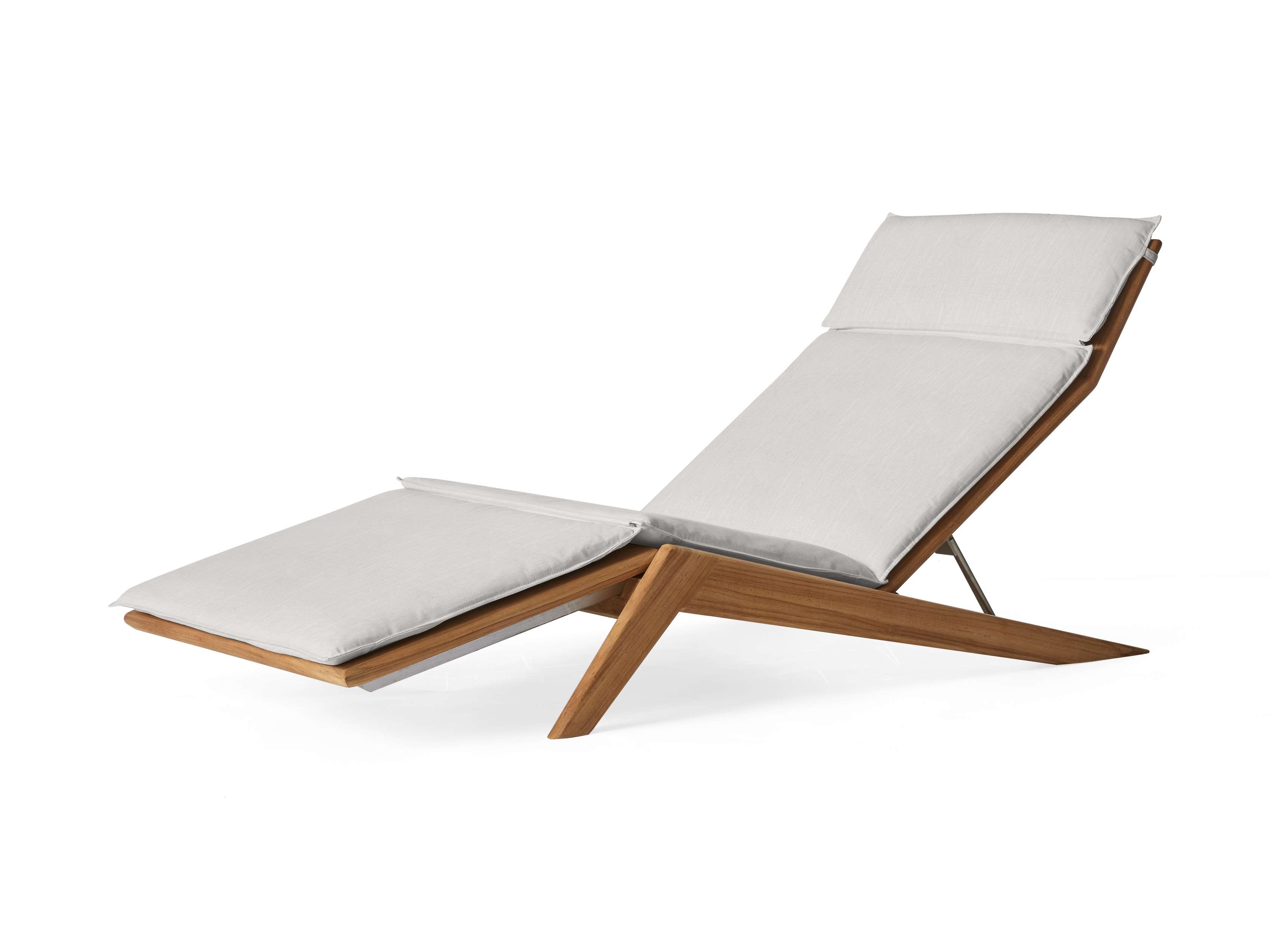 Roos Outdoor Chaise with Cushion in All Weather Wicker Fabric in Natural Arhaus